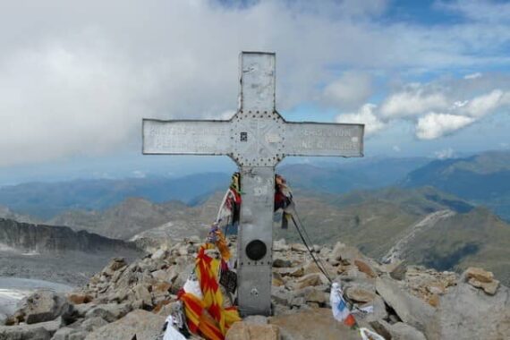 Pic d’Aneto : acharnement contre la croix